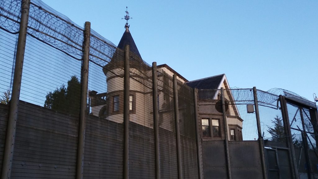 Video: Activists surround Dungavel Detention Centre